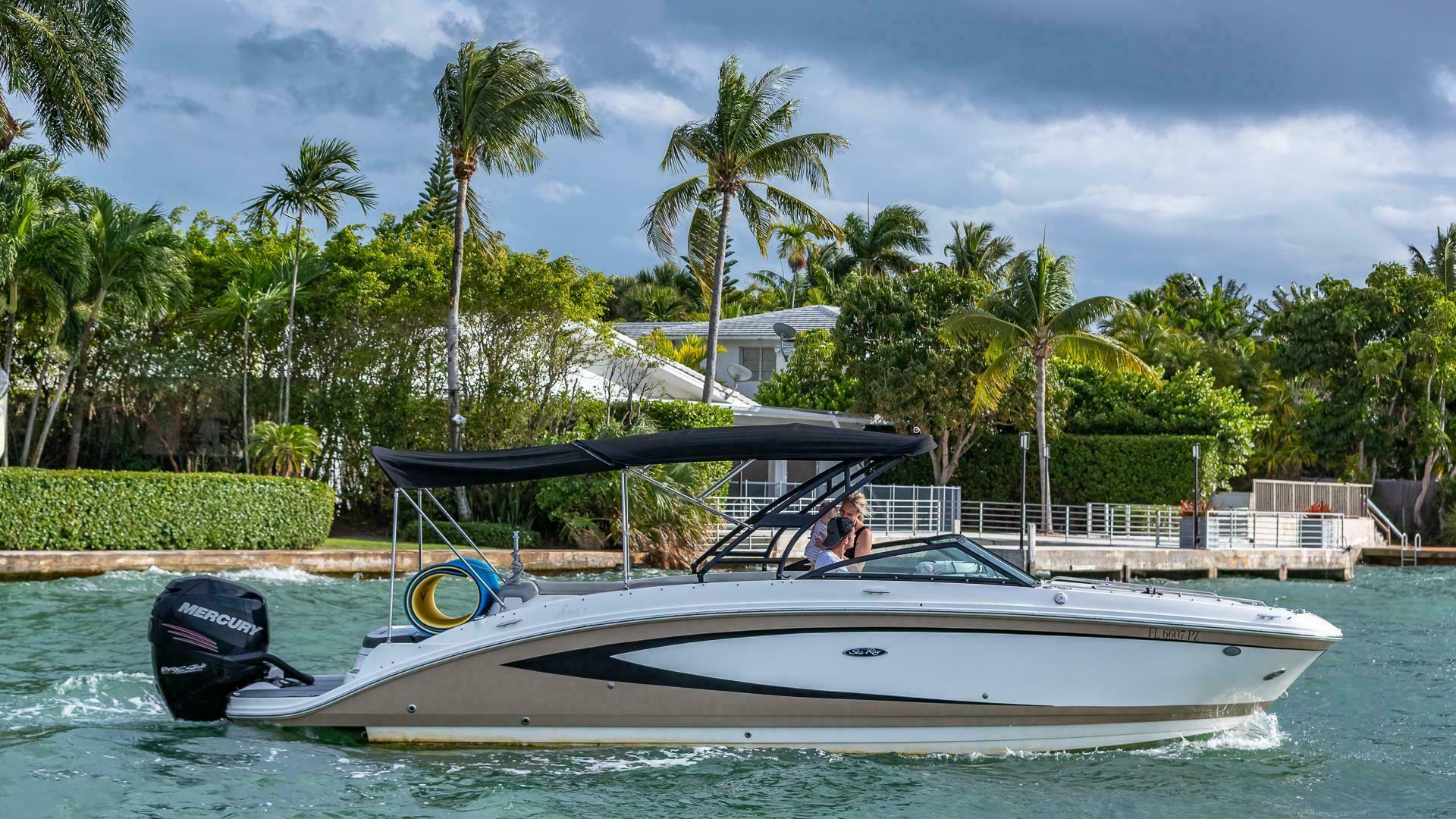 #1 Miami Boat Charters - Sport Yachts | Aquarius Boat Tours